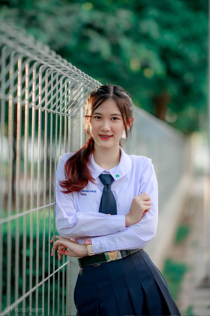 17 ท่าโพส ถ่ายรูปชุดนักเรียน และมุมถ่ายของช่างภาพ | พี่แม็กนั่ม