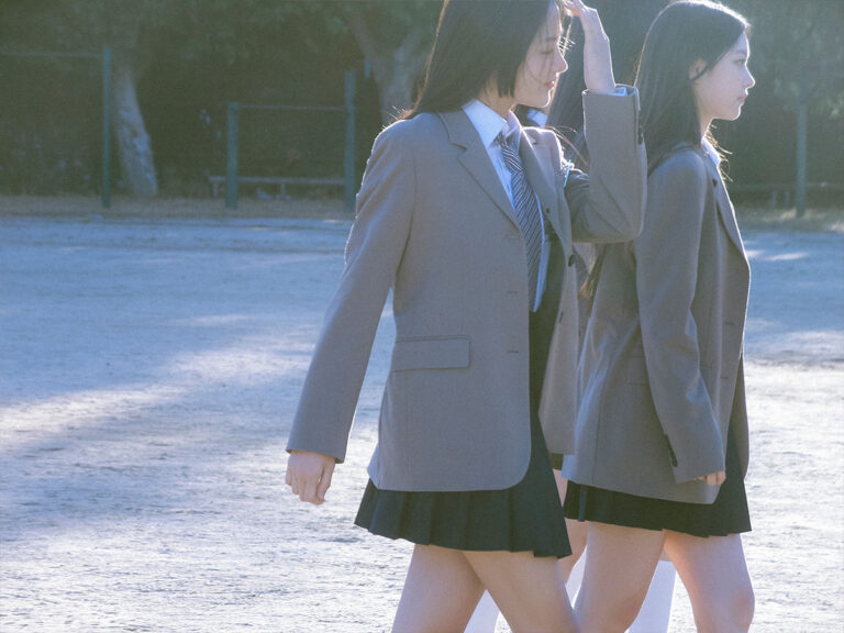 NewJeans Ditto ในคอนเซป High School | magnumx