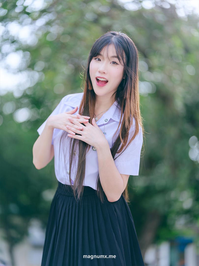 12 ไอเดียโพสท่าถ่ายรูปชุดนักศึกษาในมหาวิทยาลัย | พี่แม็กนั่ม