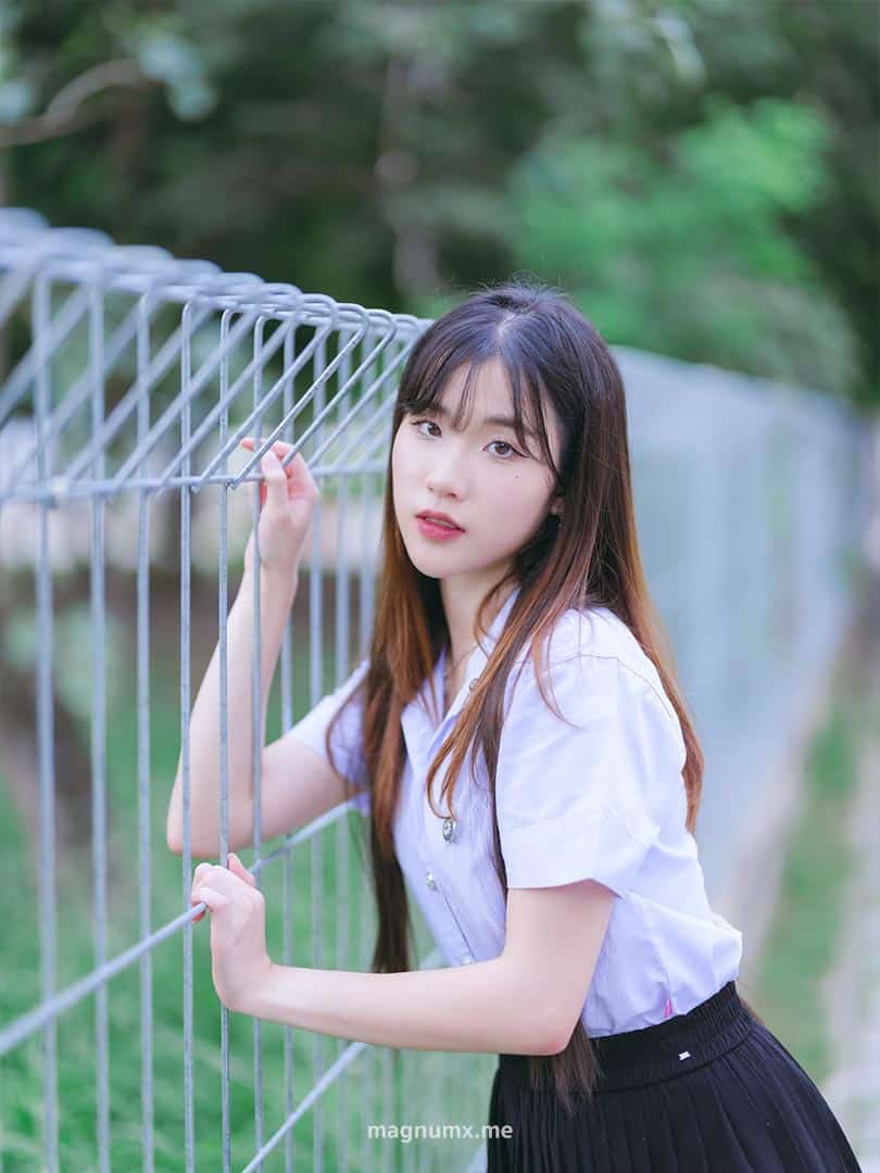 12 ไอเดียโพสท่าถ่ายรูปชุดนักศึกษาในมหาวิทยาลัย | พี่แม็กนั่ม