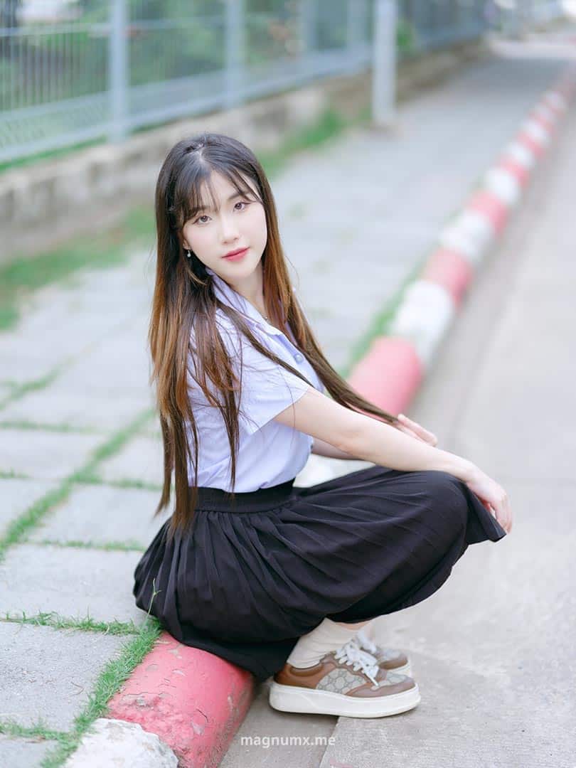 12 ไอเดียโพสท่าถ่ายรูปชุดนักศึกษาในมหาวิทยาลัย | พี่แม็กนั่ม