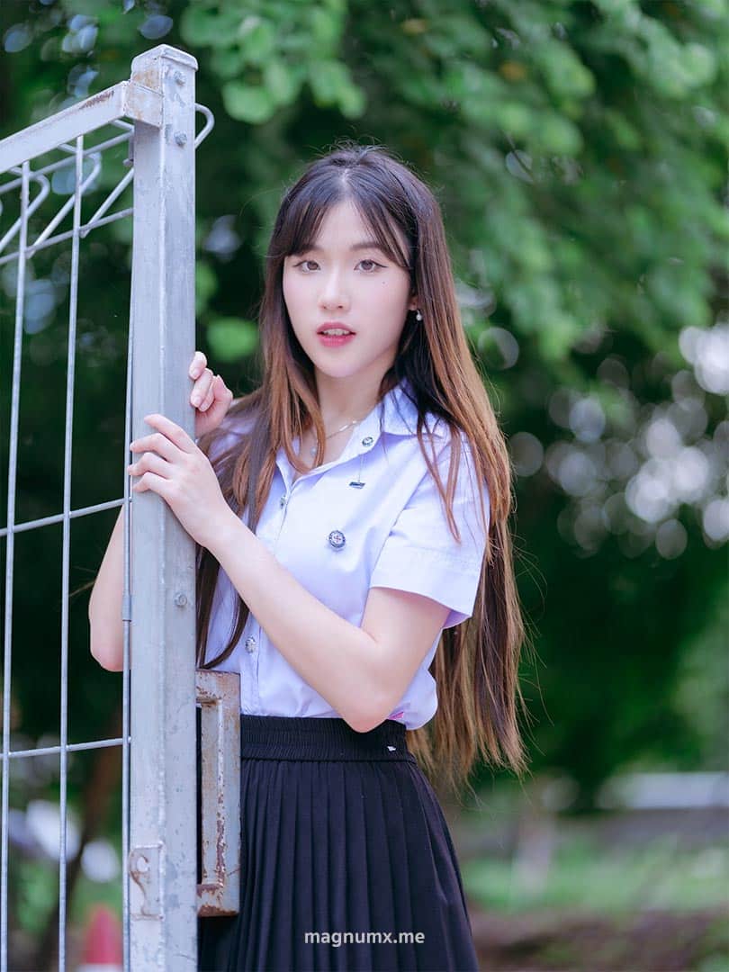 12 ไอเดียโพสท่าถ่ายรูปชุดนักศึกษาในมหาวิทยาลัย | พี่แม็กนั่ม